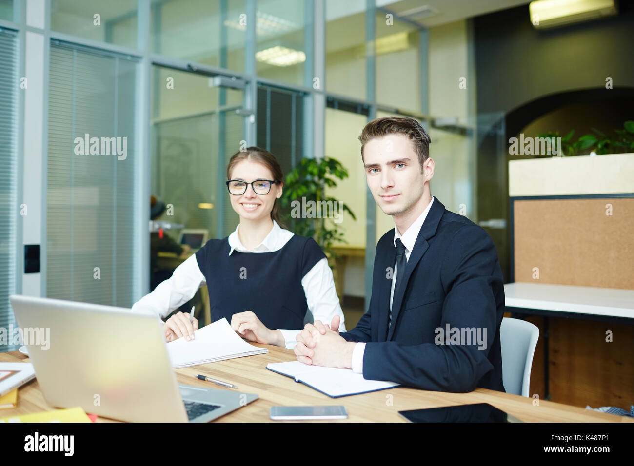 Managers colleagues hi-res stock photography and images - Alamy
