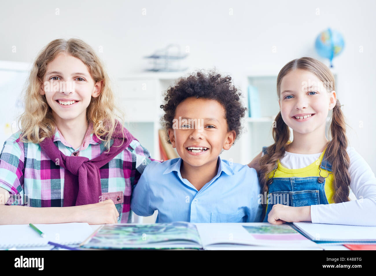 School classmate hi-res stock photography and images - Alamy