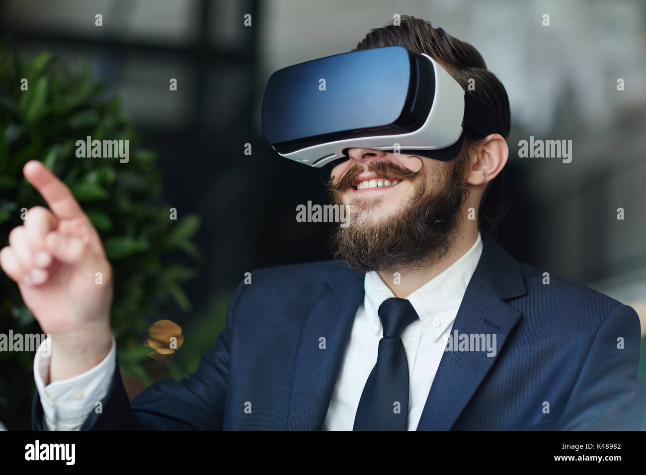 Gaming in vr Stock Photo - Alamy