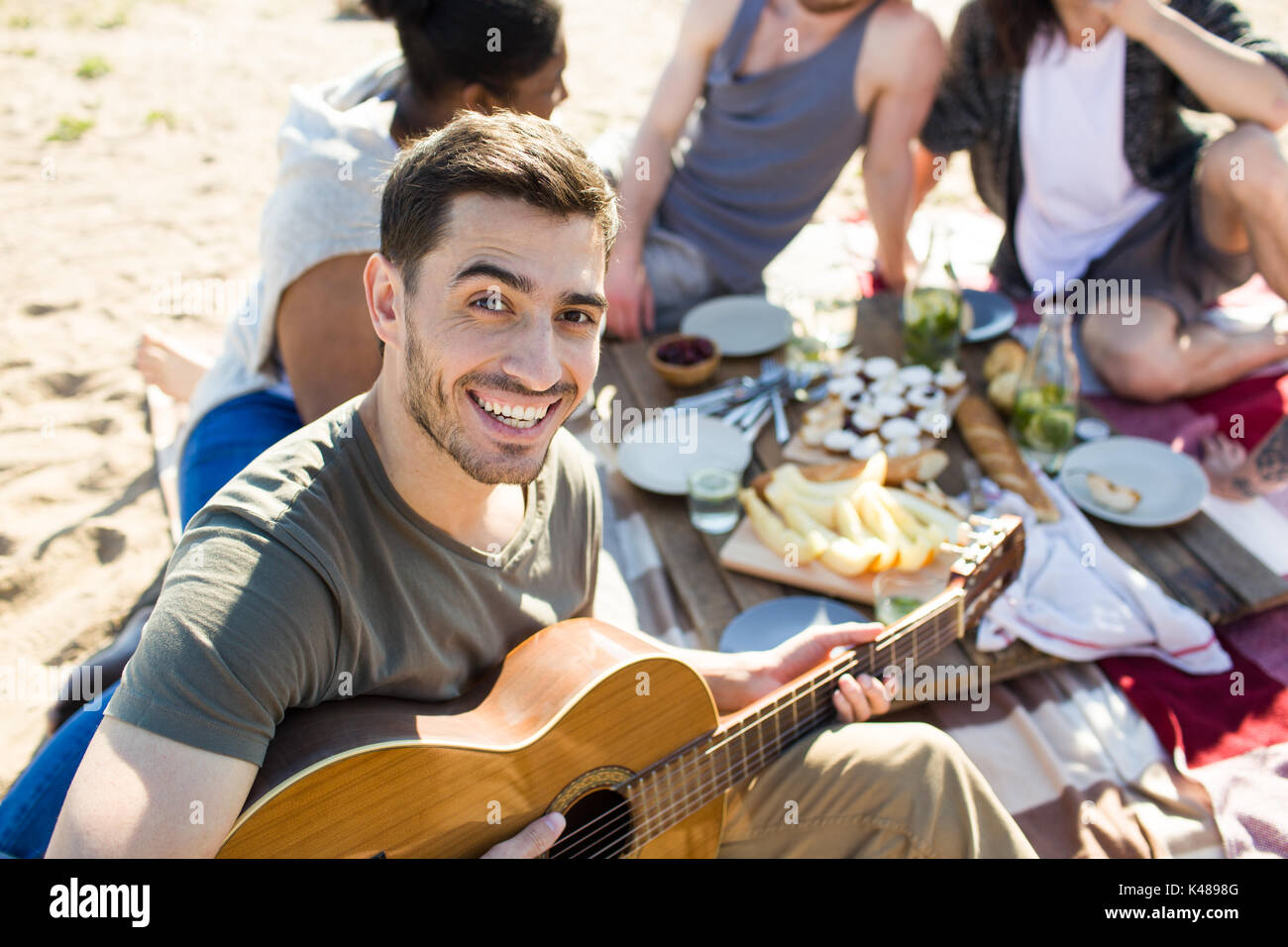 Smiley camper hi-res stock photography and images - Alamy