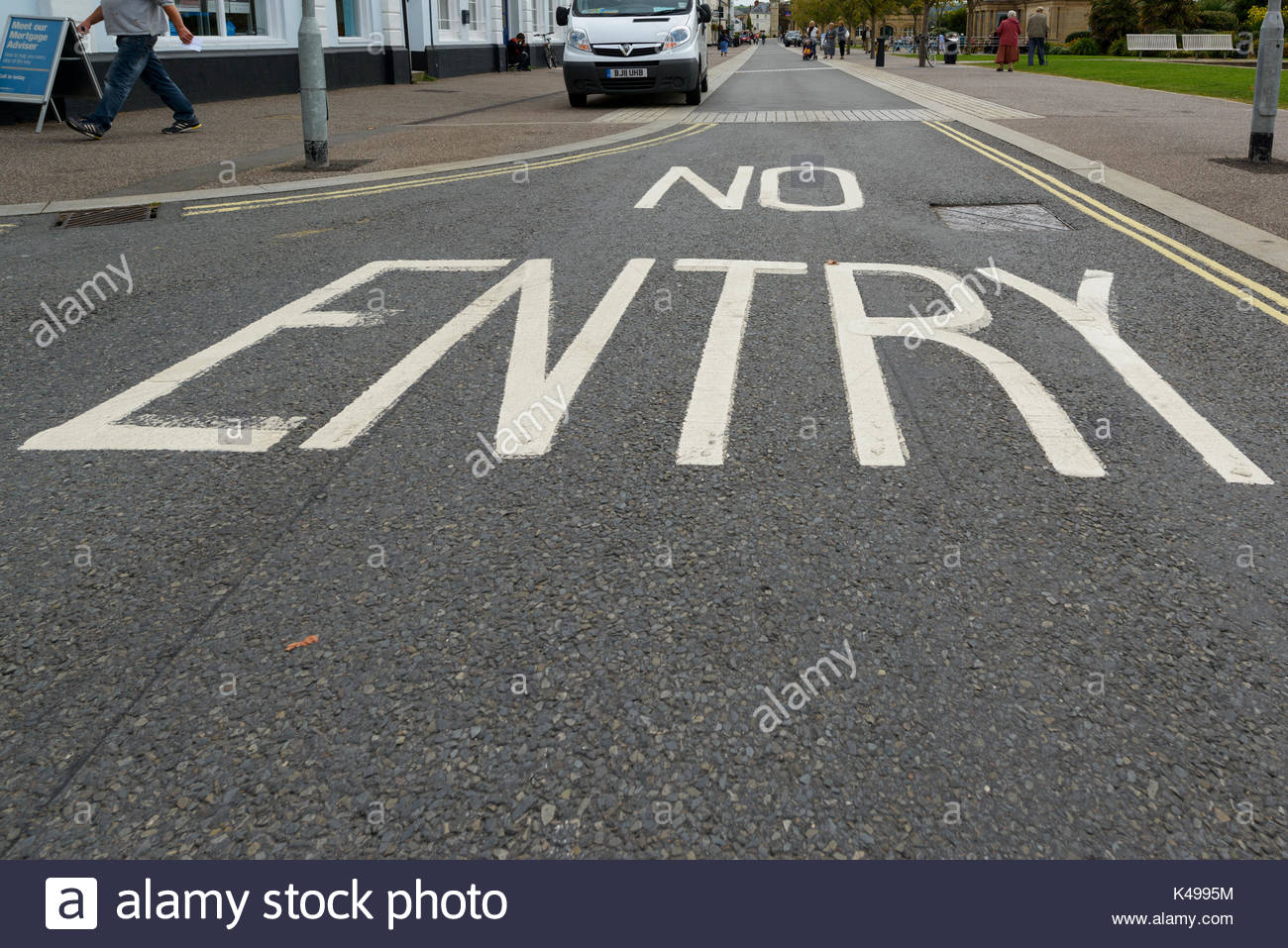 Painted No Entry Sign High Resolution Stock Photography and Images - Alamy