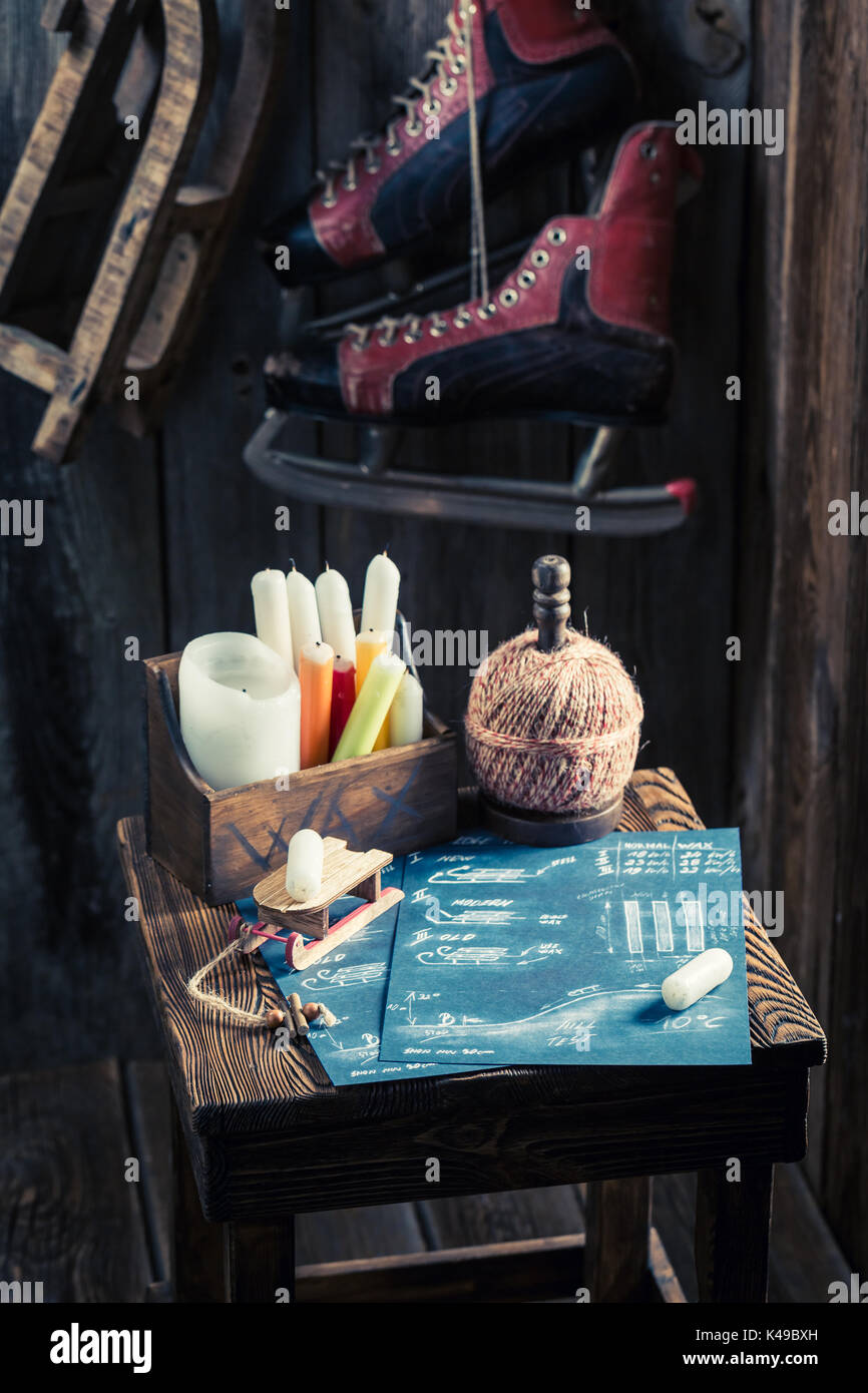 Homemade sledge ready to use on snow Stock Photo - Alamy