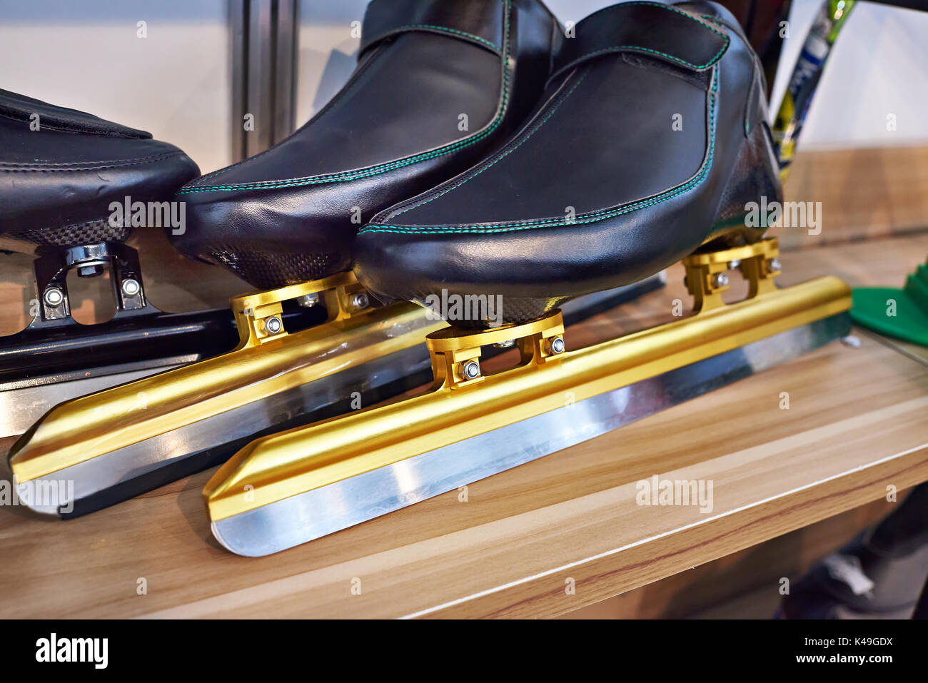 Speed skating hi-res stock photography and images - Alamy