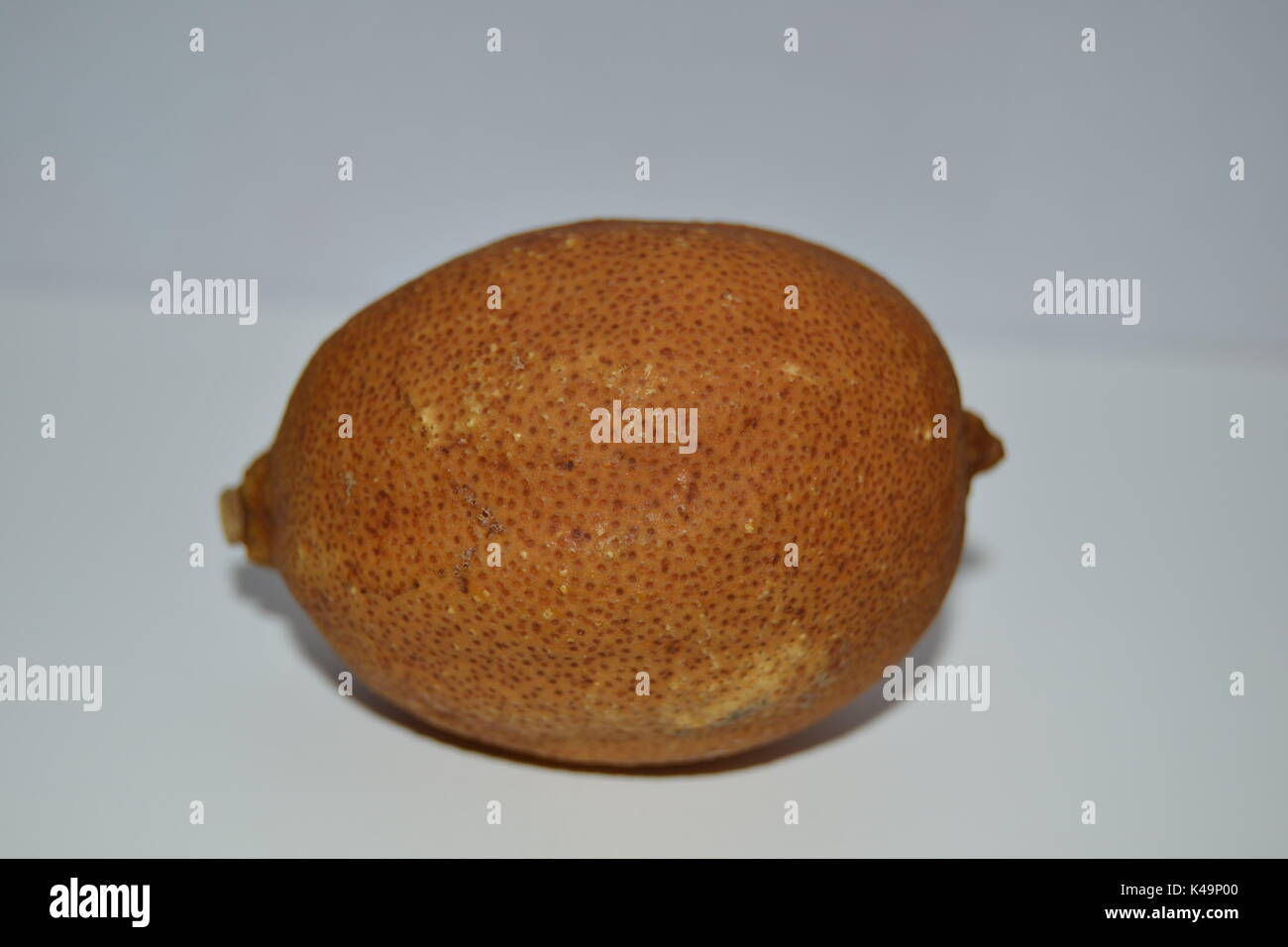 Lemon colours hi-res stock photography and images - Alamy