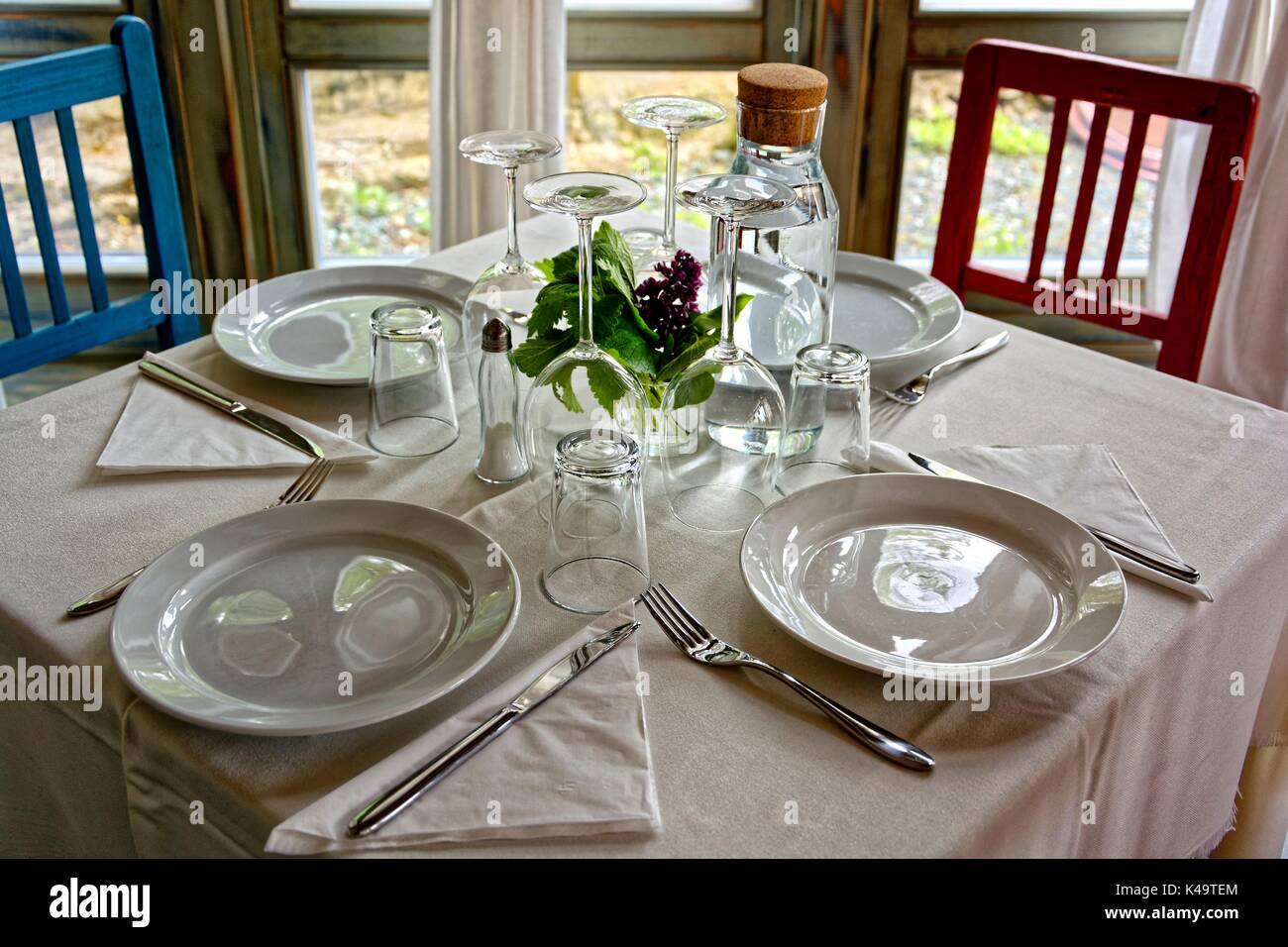 Four plates hi-res stock photography and images - Alamy