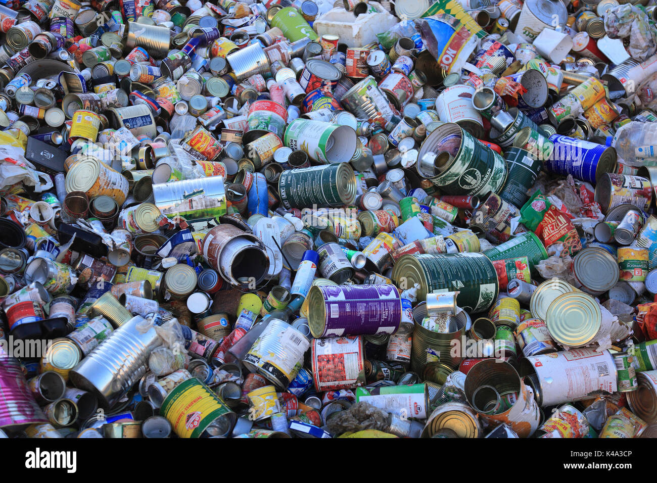 Waste industry, stock to the recycling, drinks cans, tin plate ...