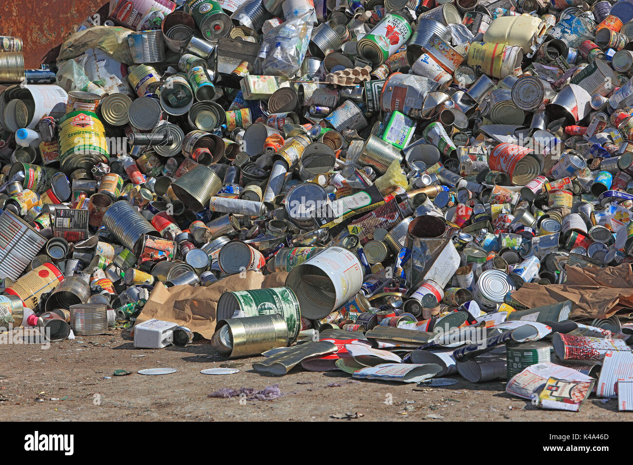Waste industry, stock to the recycling, drinks cans, tin plate ...