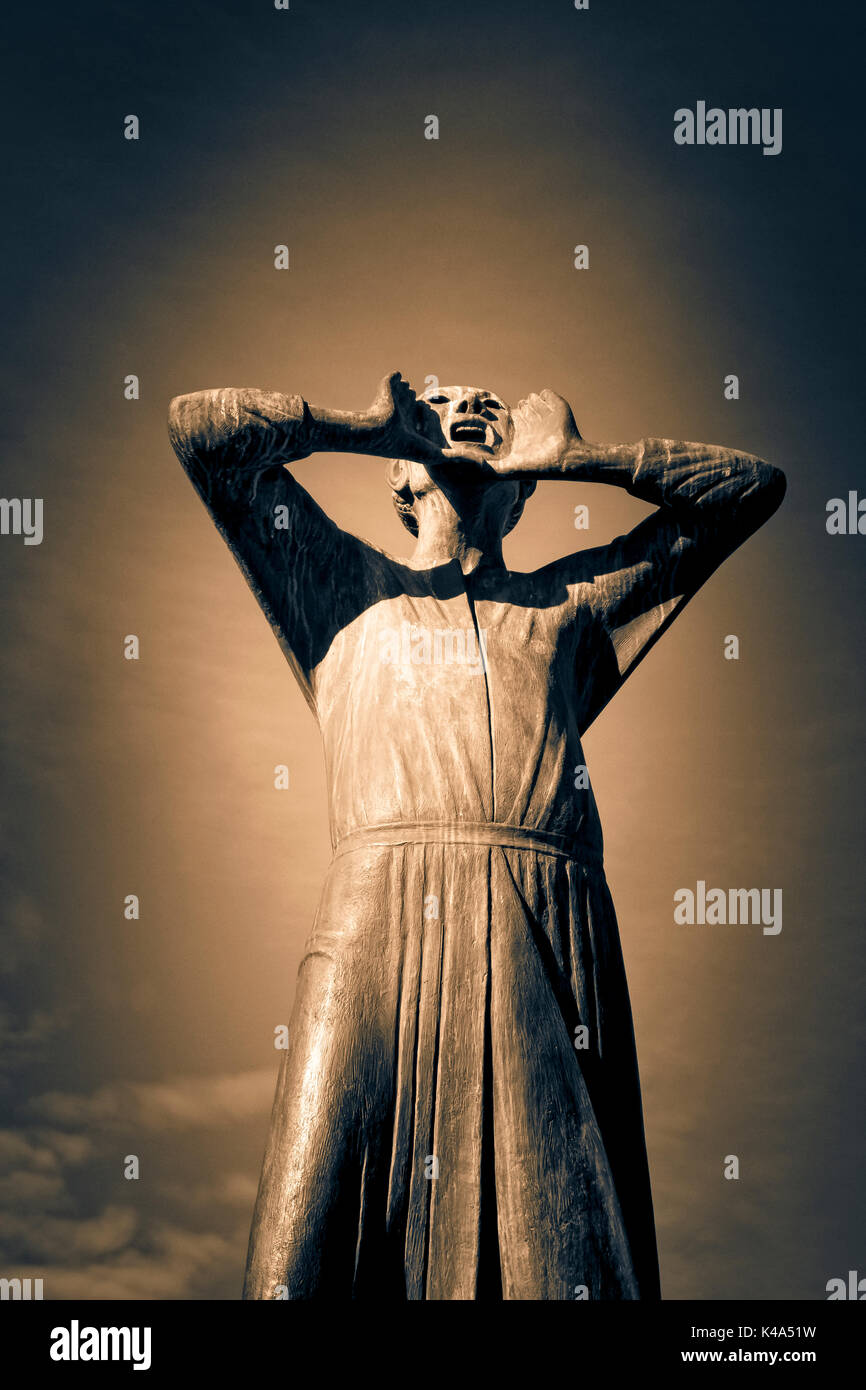 Screaming statue berlin hi-res stock photography and images - Alamy