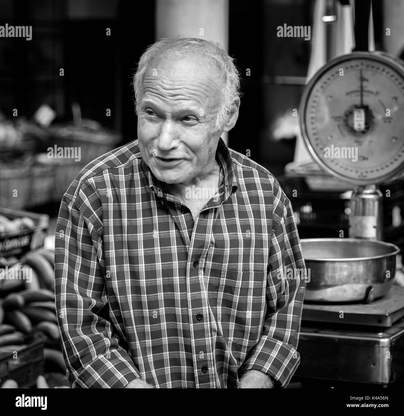 Outdoor antique market in Black and White Stock Photos & Images - Alamy