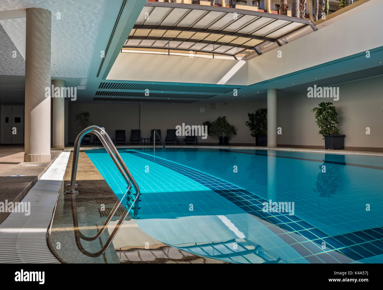 Swimming pool publicly hi-res stock photography and images - Alamy