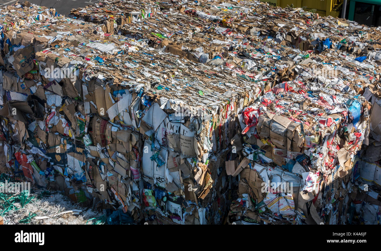 Recycling karton hi-res stock photography and images - Alamy
