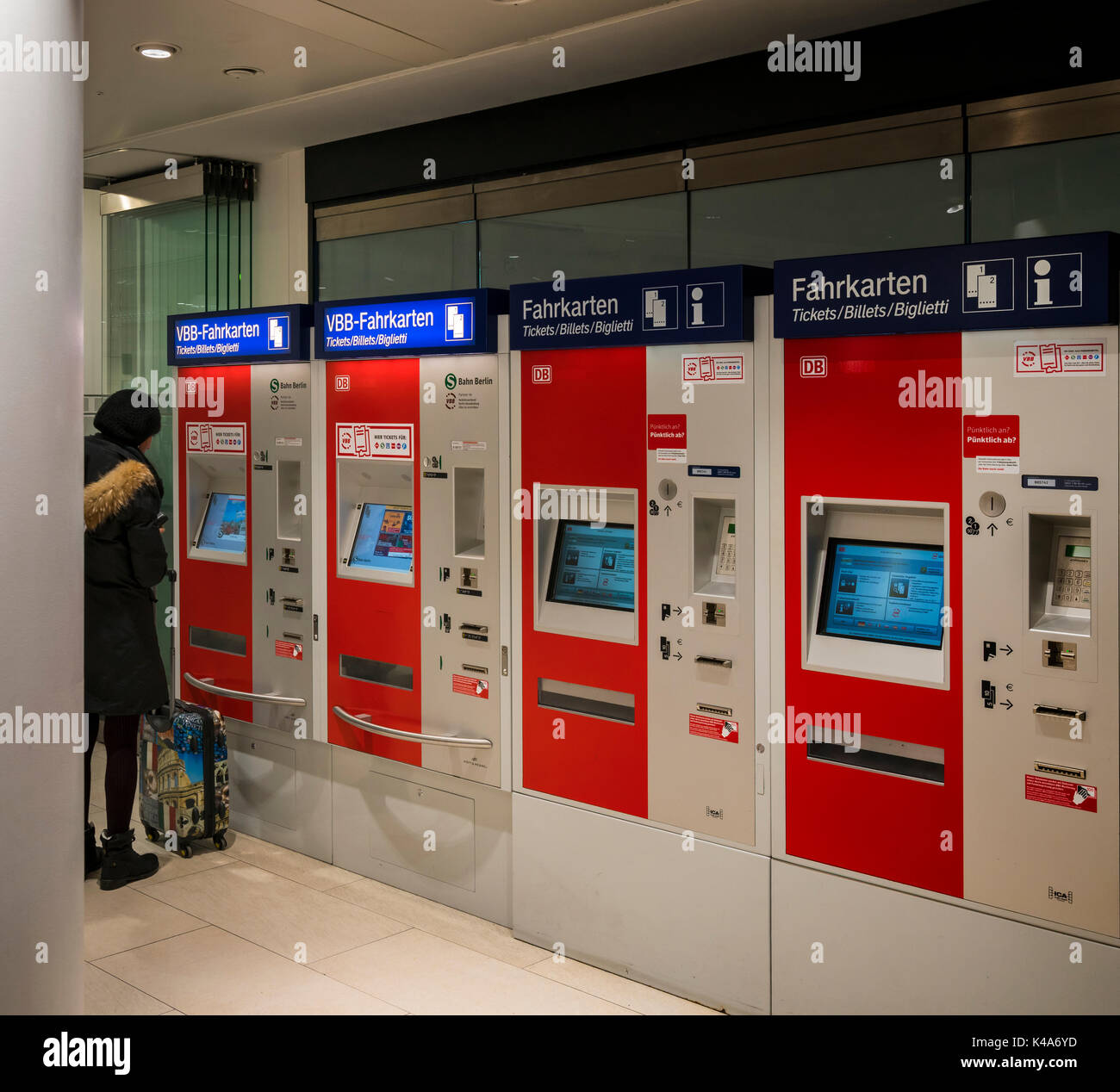 Fahrkarten automat hi-res stock photography and images - Alamy