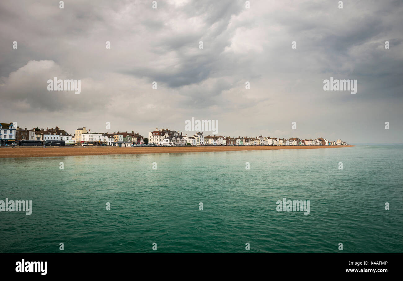Shingle coast sea seafront coastal channel holidays hi-res stock ...