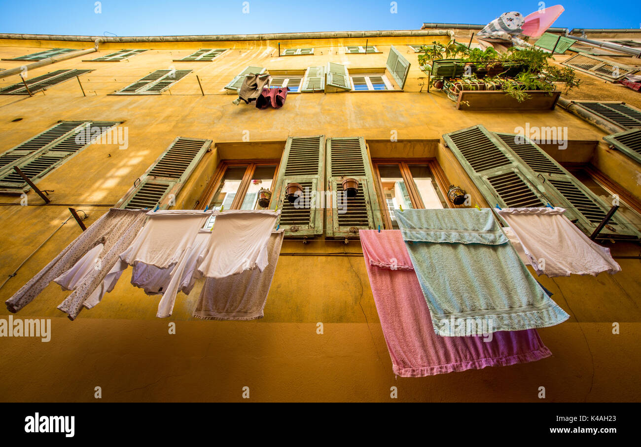 Stretched house hi-res stock photography and images - Alamy