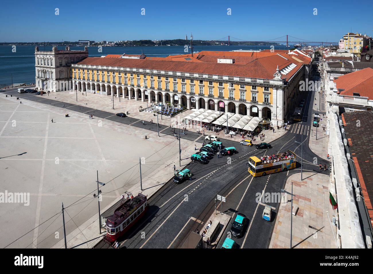 View from the Triumphal Arch of Rua Augusta, Arco da Rua Augusta, to ...