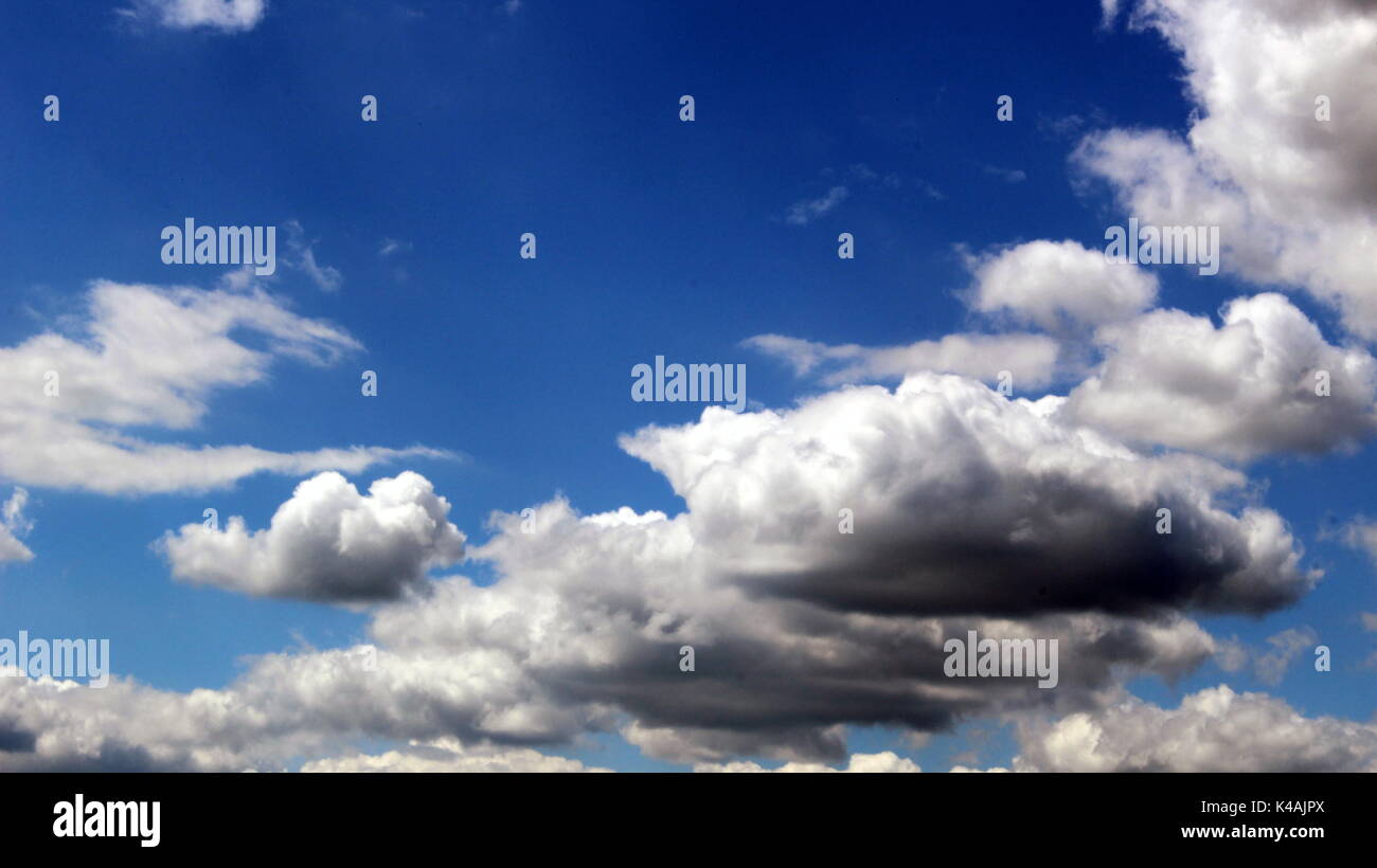 Blue sky heavy clouds hi-res stock photography and images - Alamy