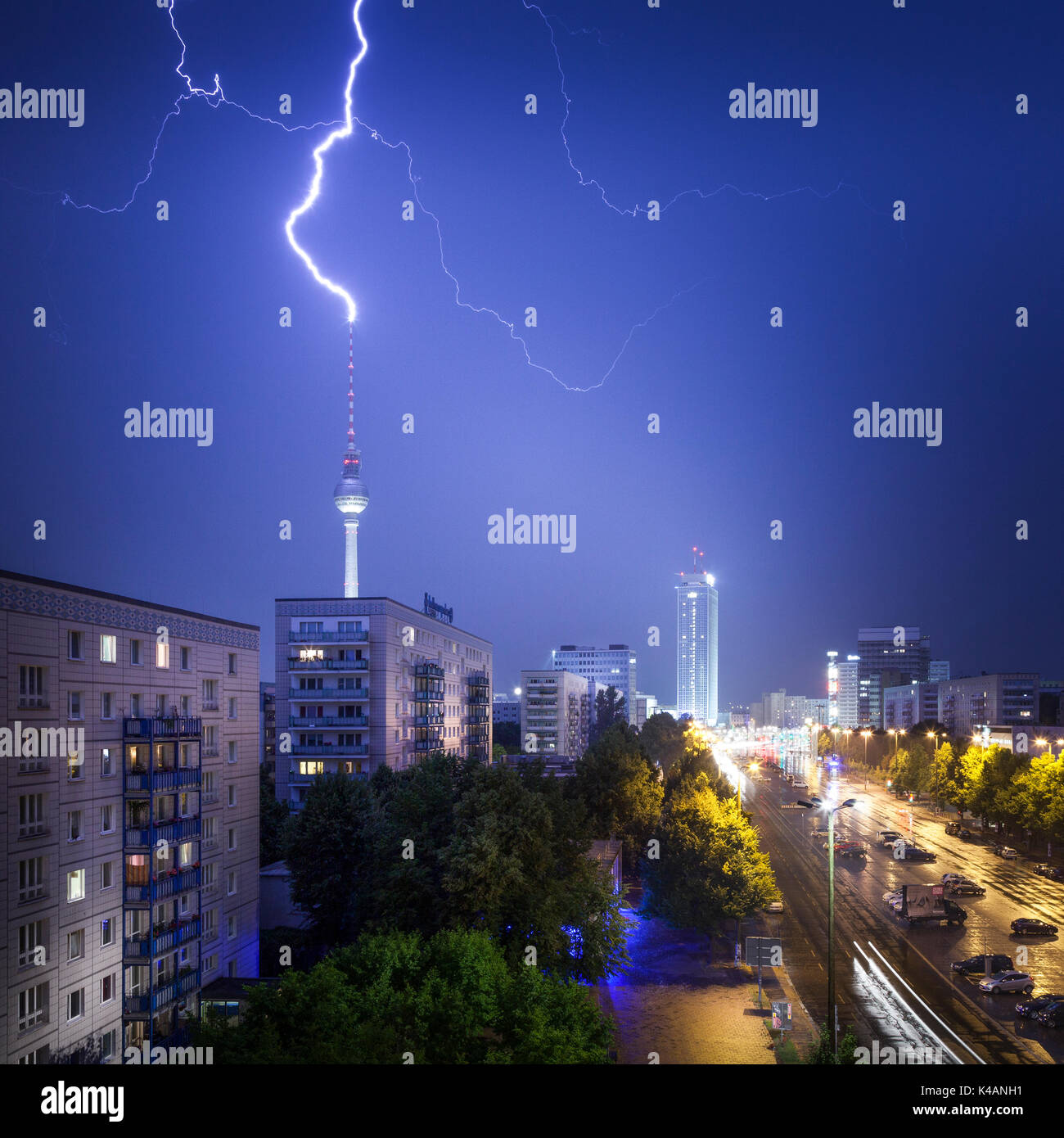 The tower for lightning hi-res stock photography and images - Alamy