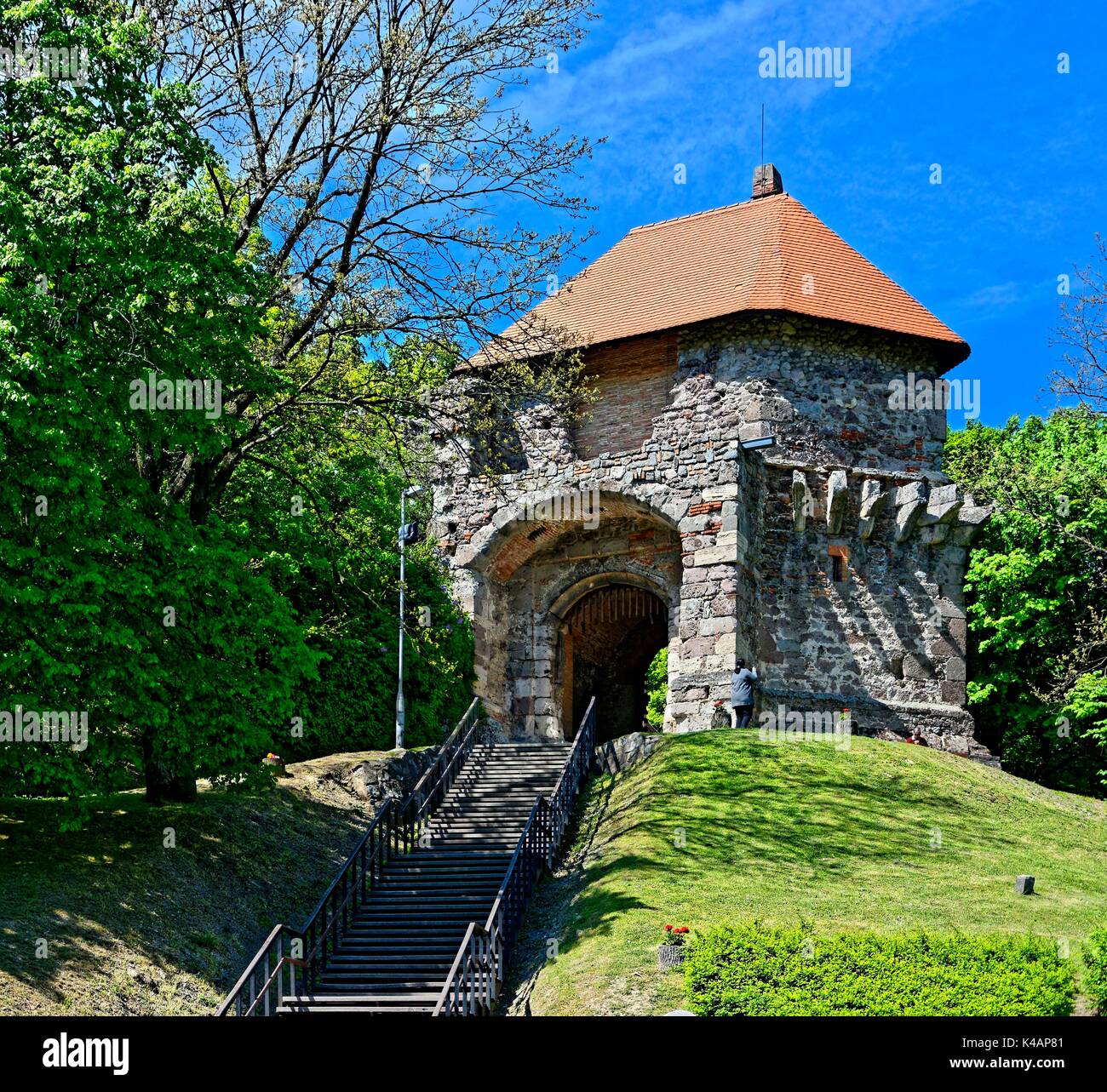 Gate to the castle hi-res stock photography and images - Alamy