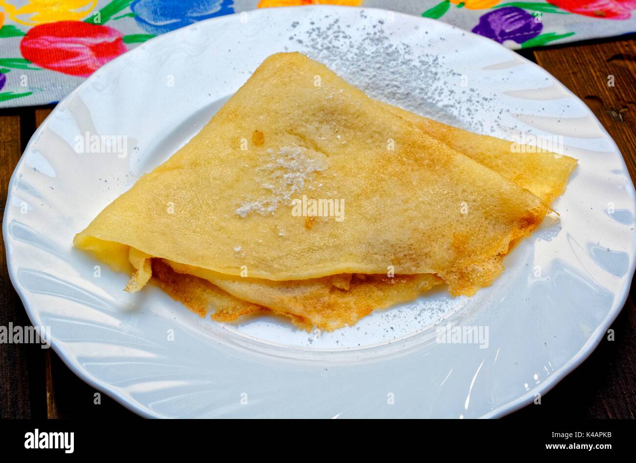 Triangle of folded eggs hi-res stock photography and images - Alamy