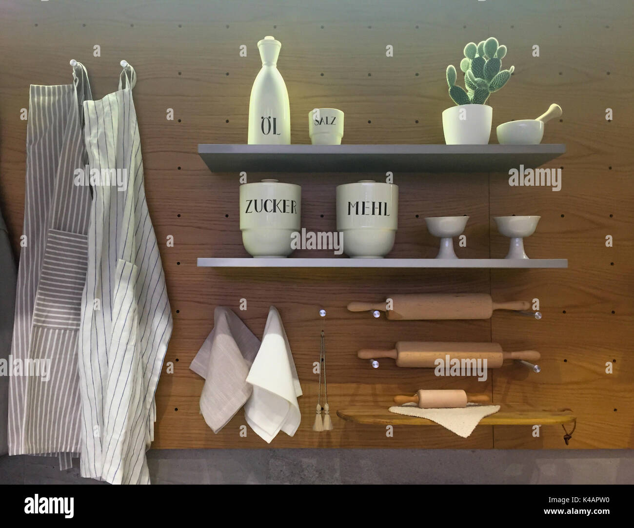 Vintage enamel kitchen utensils hi-res stock photography and images - Alamy