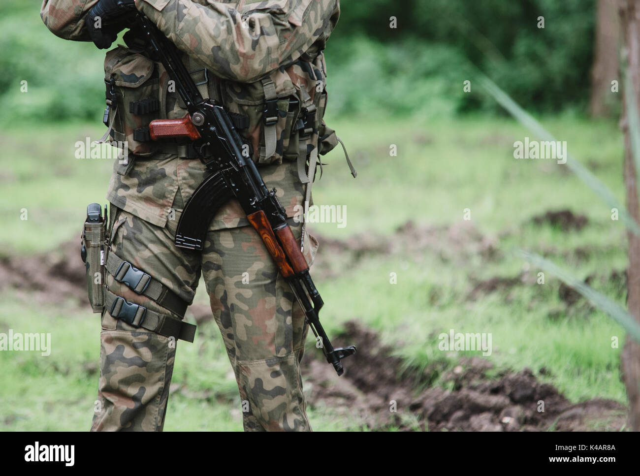 Soldier assault rifle targeting hi-res stock photography and images - Alamy