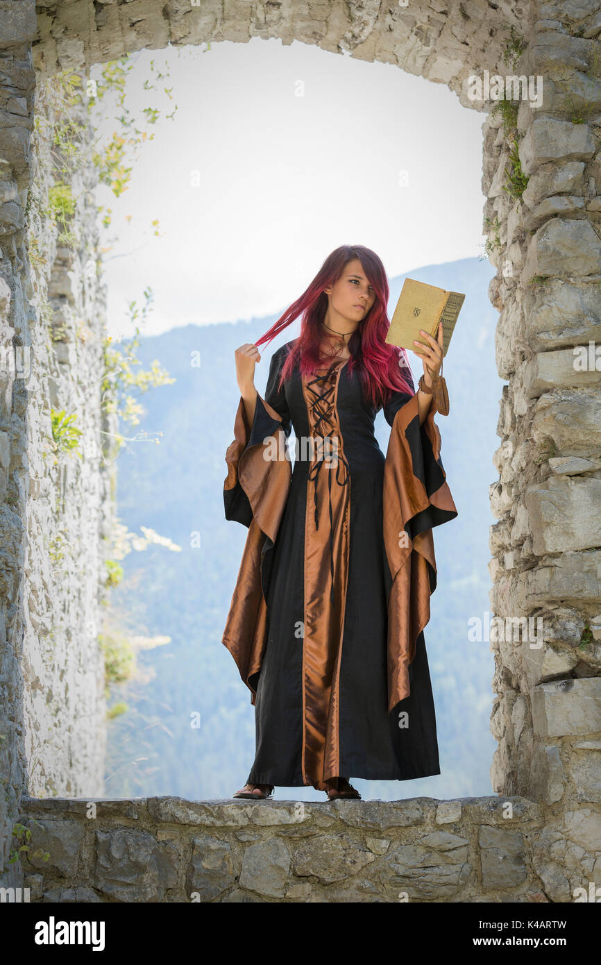 Medieval Book Reading Stock Photos & Medieval Book Reading Stock Images ...