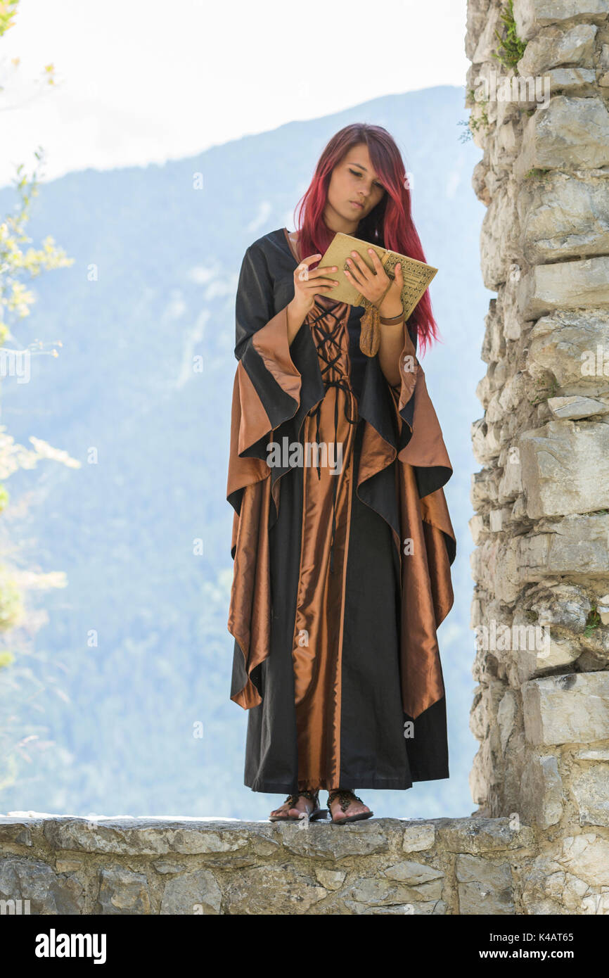 Medieval Reading Stock Photos & Medieval Reading Stock Images - Alamy