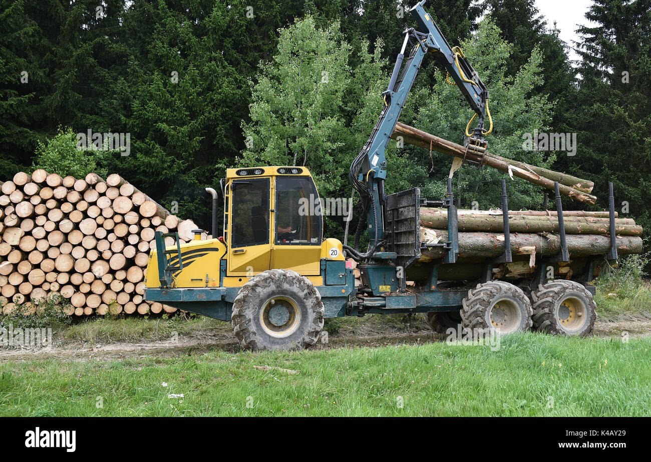 Forestry forwarder hi-res stock photography and images - Alamy