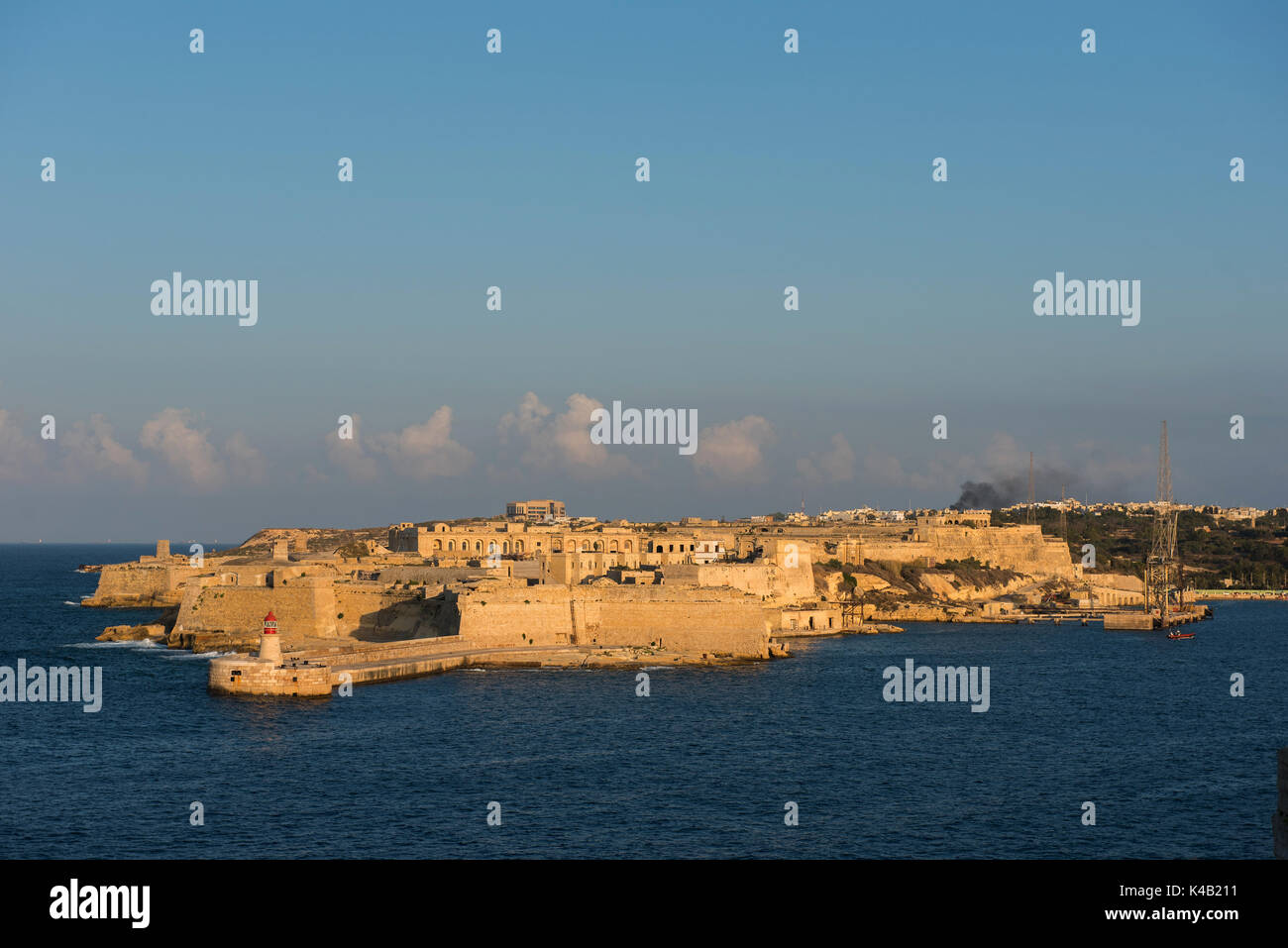 Ancient walls valetta fortress hi-res stock photography and images - Alamy