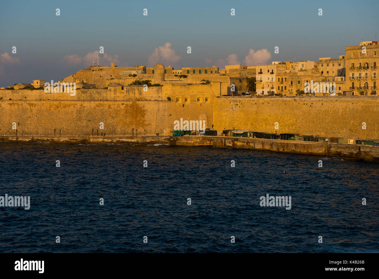 Ancient walls valetta fortress hi-res stock photography and images - Alamy