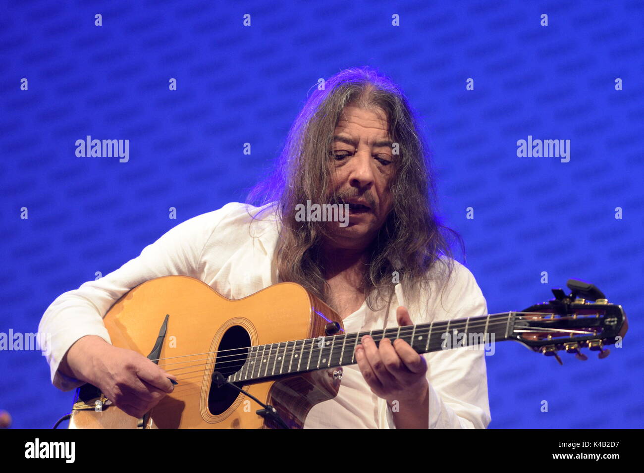 Harri Stojka In Concert Stock Photo - Alamy
