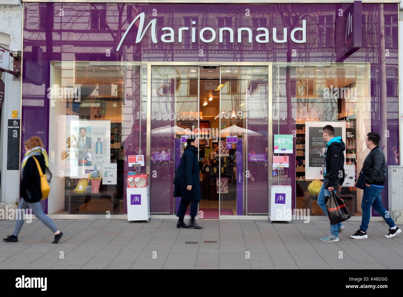 Marionnaud hi-res stock photography and images - Alamy