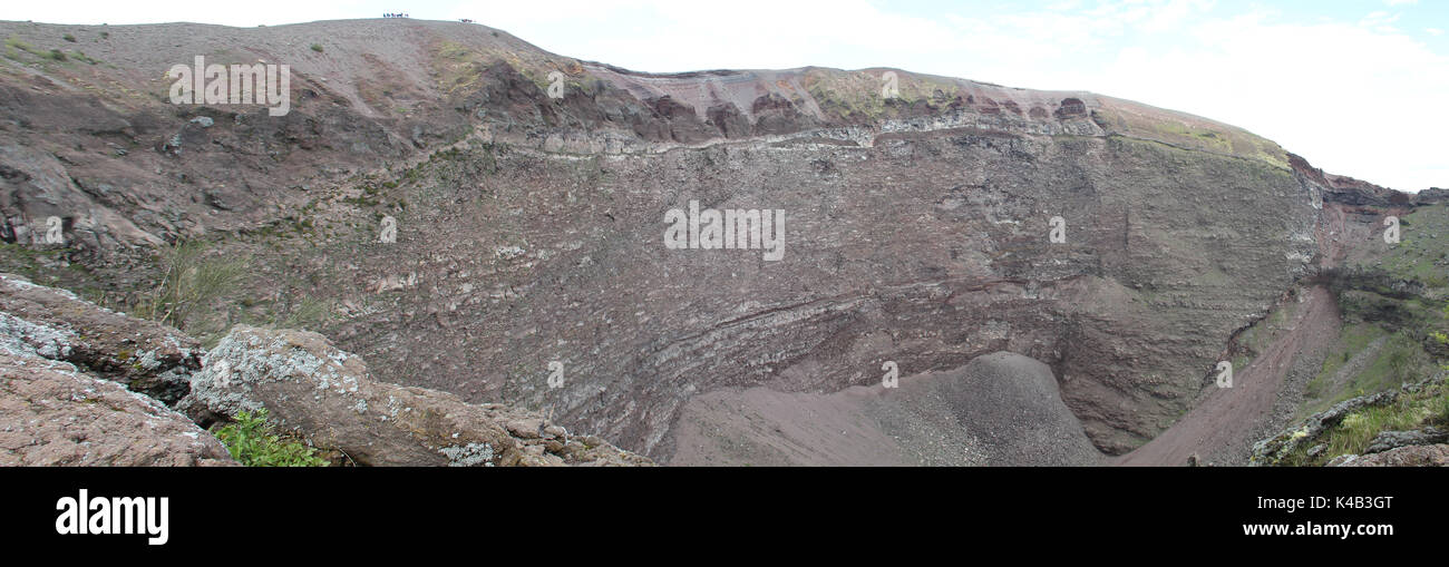 Crater of the vesuvius volcano hi-res stock photography and images - Alamy