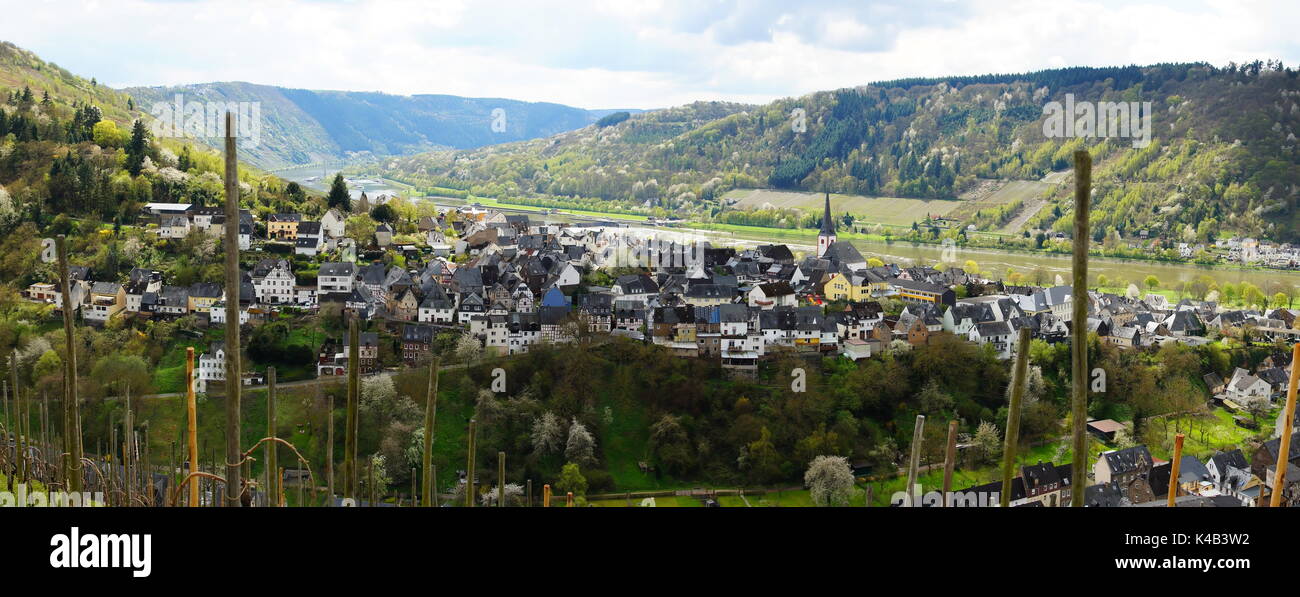 Enkirch moselle valley rhineland palatinate germany hi-res stock ...