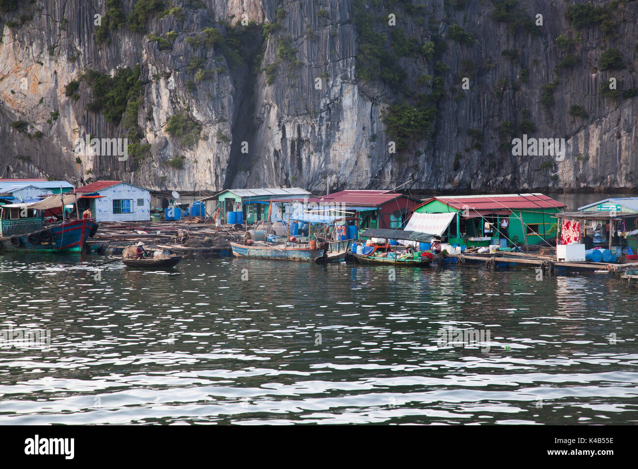 HAIPHONG, VIETNAM - AUGUST 2017: Floating village in Cat Ba islands ...