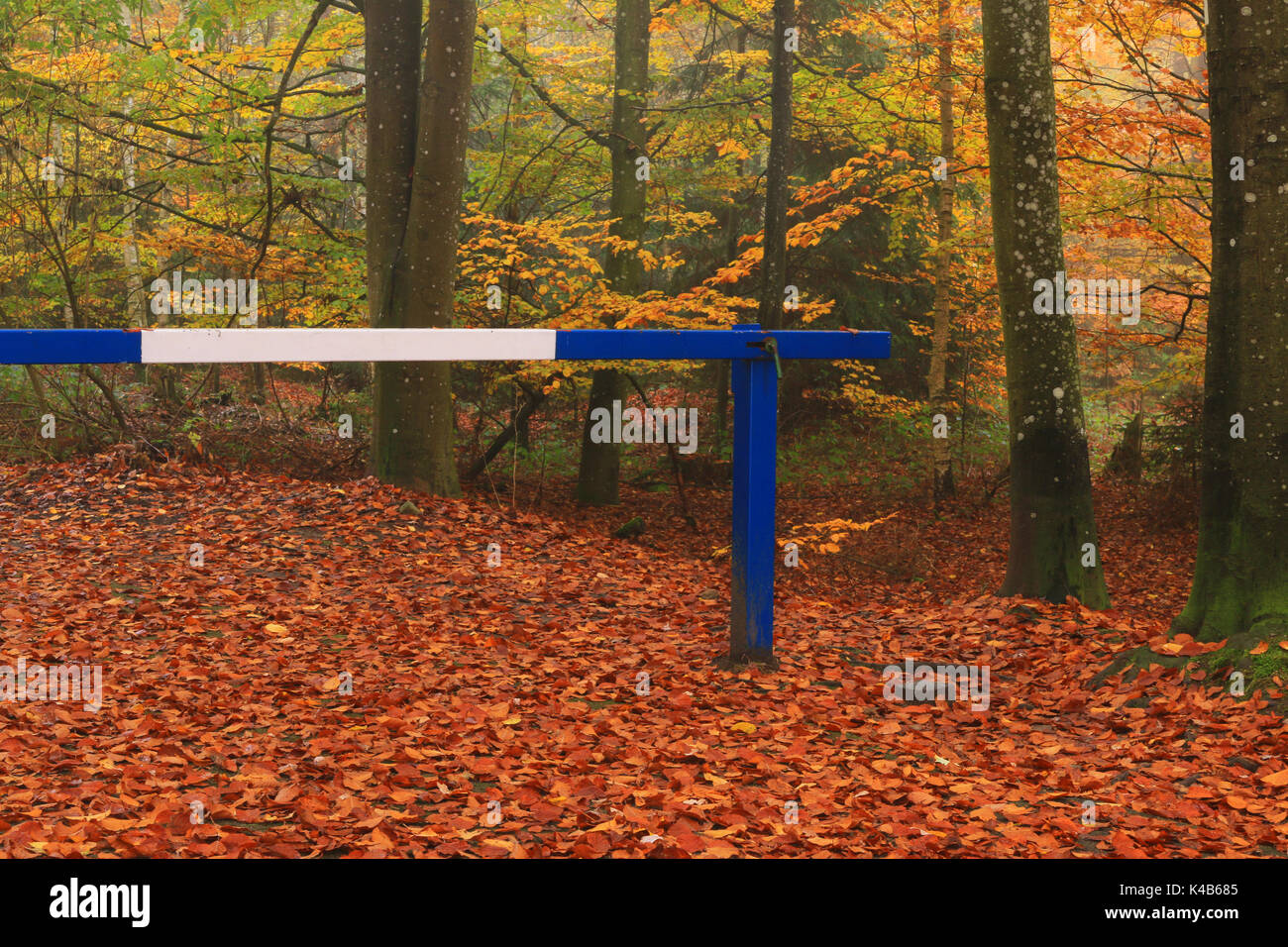 Symbolic barrier hi-res stock photography and images - Alamy