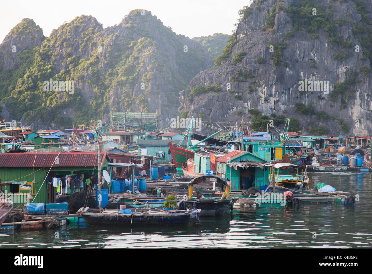 HAIPHONG, VIETNAM - AUGUST 2017: Floating village in Cat Ba islands ...