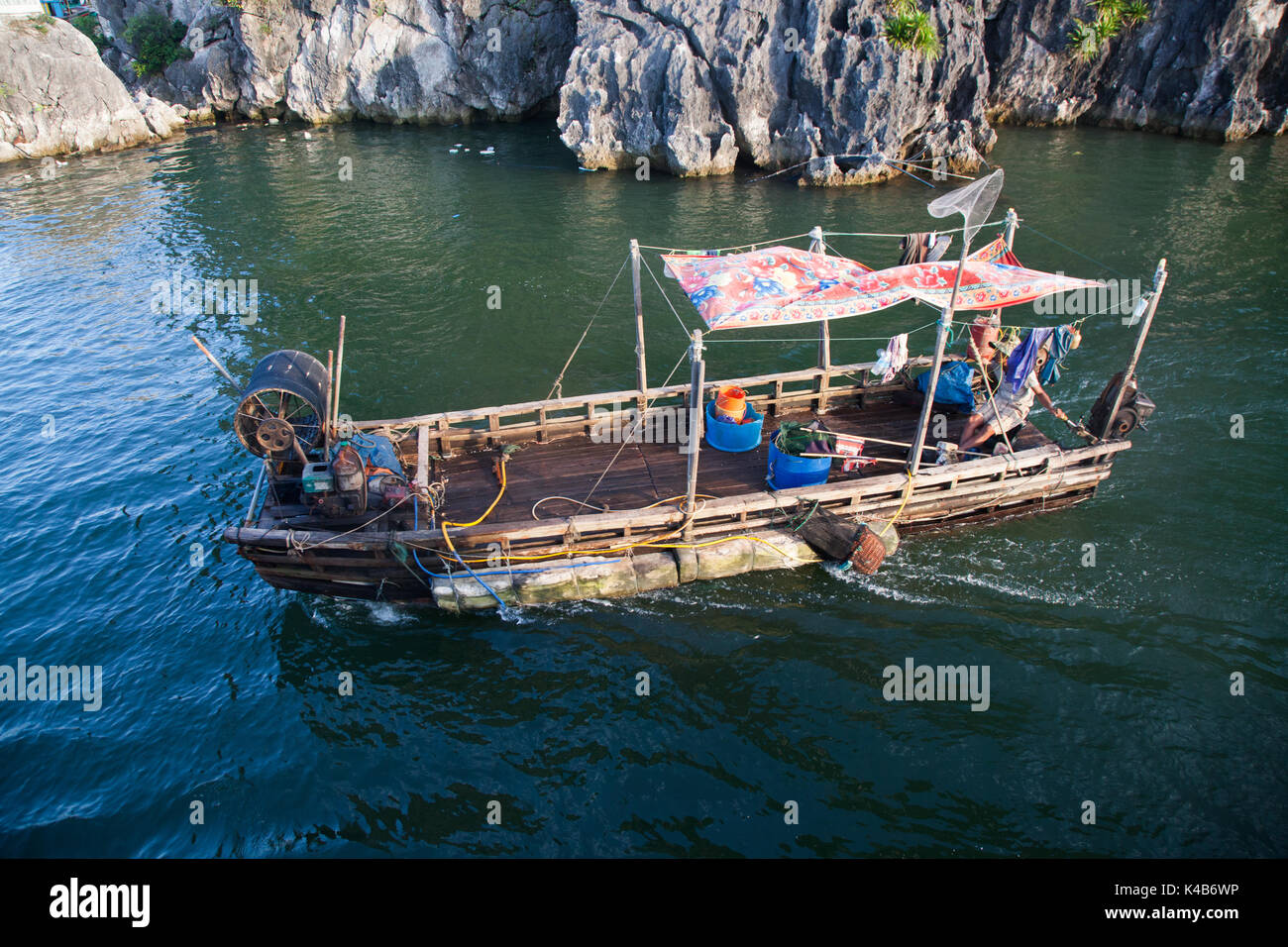 HAIPHONG, VIETNAM - AUGUST 2017: Floating village in Cat Ba islands ...