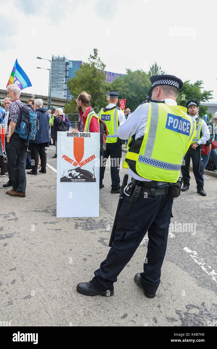 London, UK. 5th Sep, 2017. Peace campaigners frrom Quaker and ...