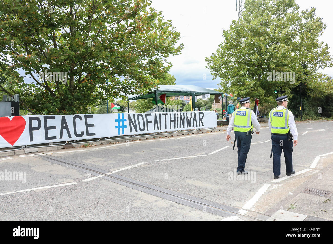 London, UK. 5th Sep, 2017. Peace campaigners frrom Quaker and ...