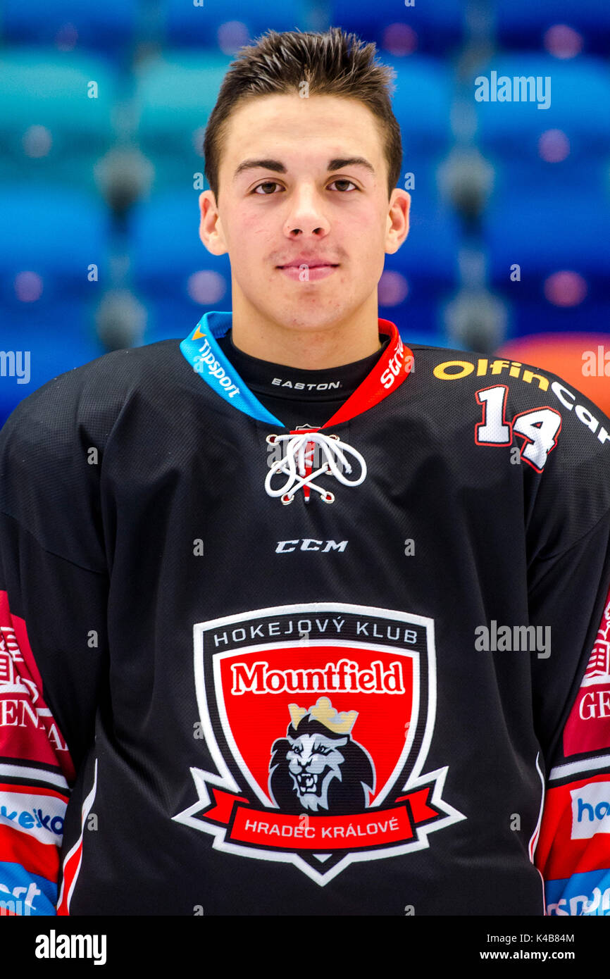 David mountfield hi-res stock photography and images - Alamy