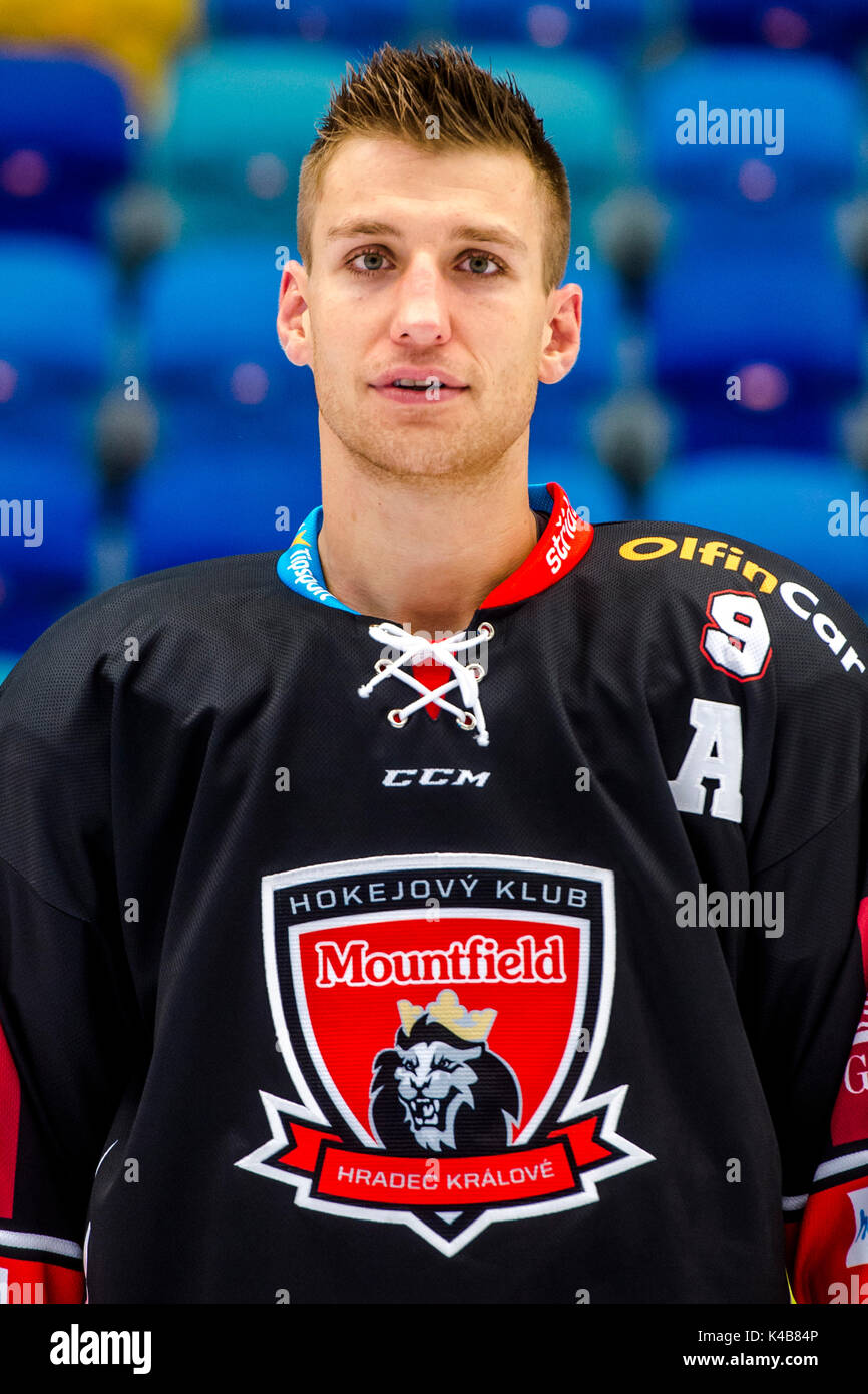 David mountfield hi-res stock photography and images - Alamy