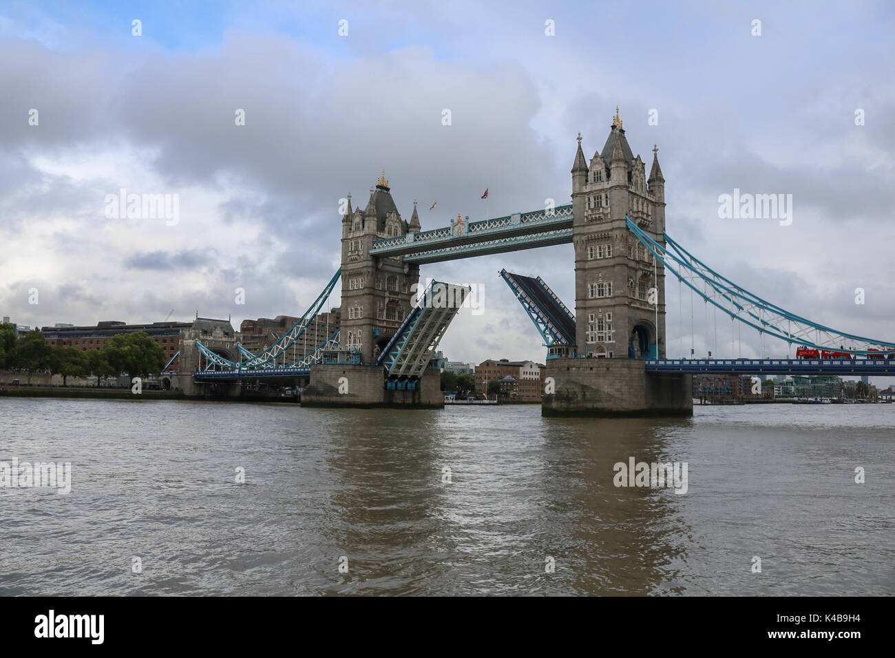 Small lift bridge hi-res stock photography and images - Alamy