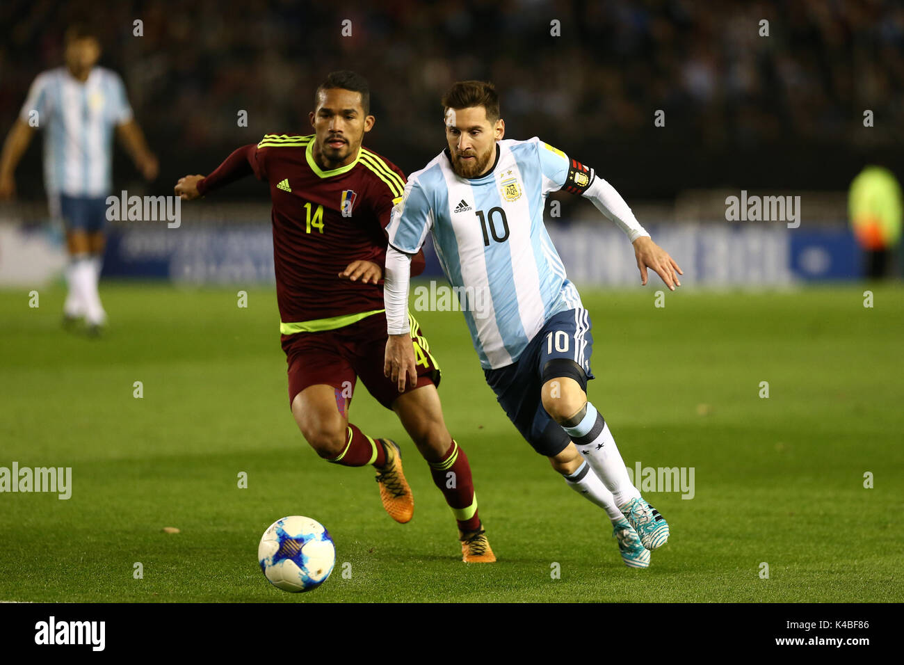 Buenos Aires, Argentina. 5th Sept, 2017. Lionel Messi fighting the ball ...