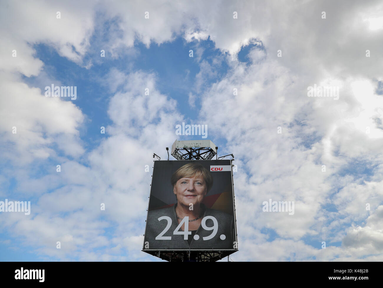 Hermsdorf, Germany. 5th Sep, 2017. A large CDU election campaign poster ...