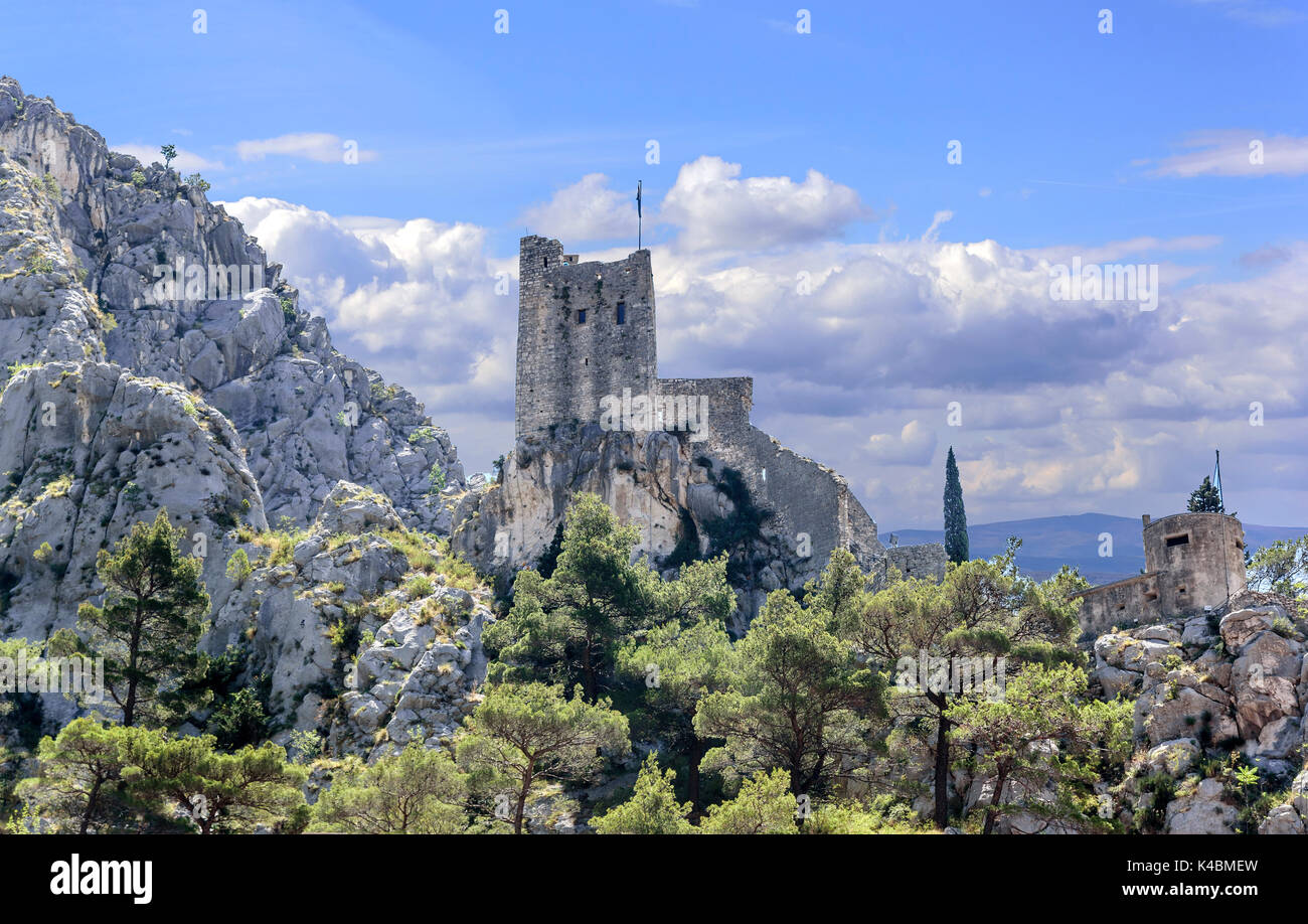 Stari Grad Fortica the ruins of pirate fortress. Omis. Croatia Stock ...