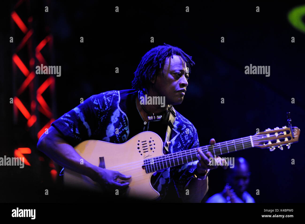 Habib Koite In Concert Stock Photo - Alamy