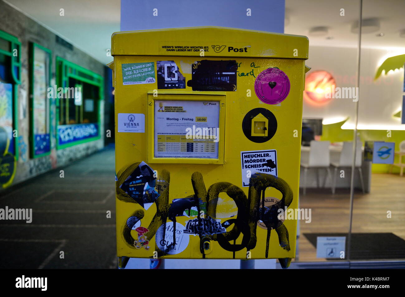 Monopoly box hi-res stock photography and images - Alamy