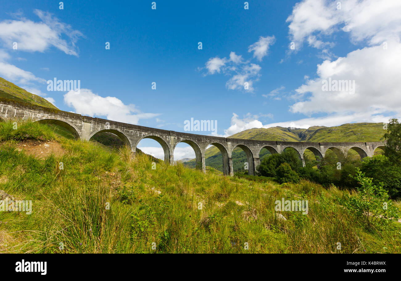 Glenfinnan viaduct bridge hi-res stock photography and images - Alamy