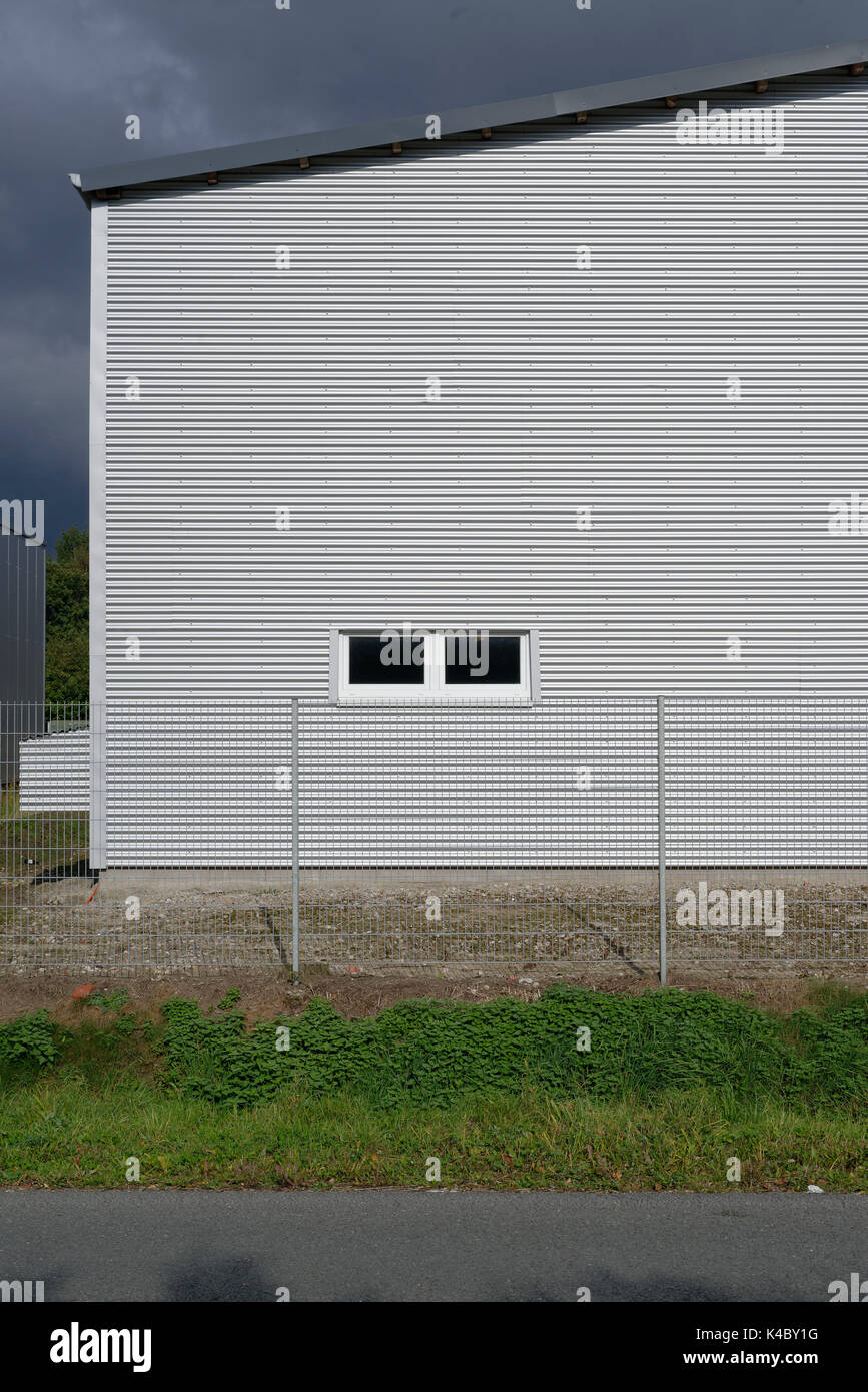 Trapezoidal Building Stock Photos & Trapezoidal Building Stock Images ...